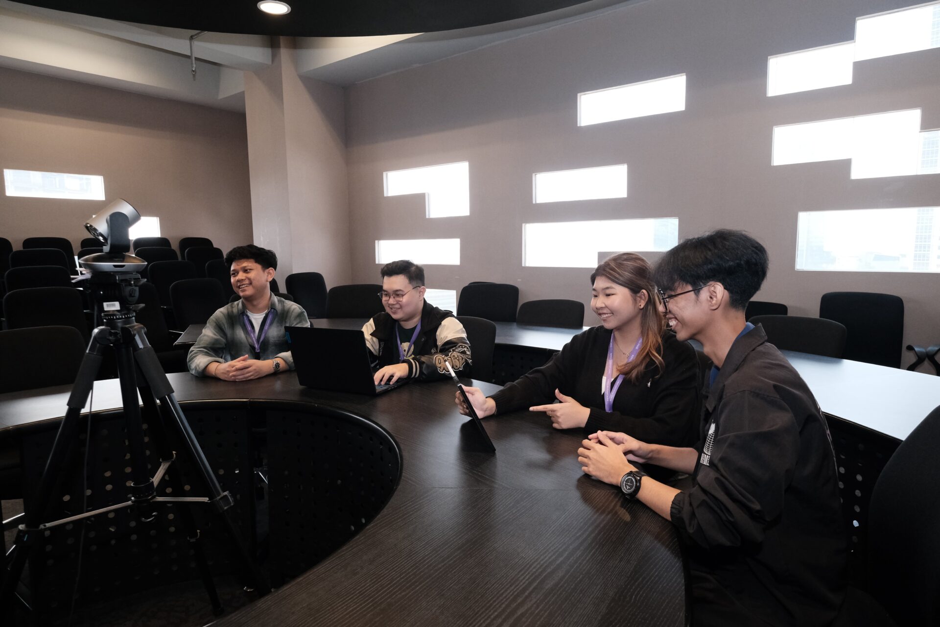 Creative Business: Solusi Atasi Pengangguran Gen Z - BINUS @Alam Sutera ...