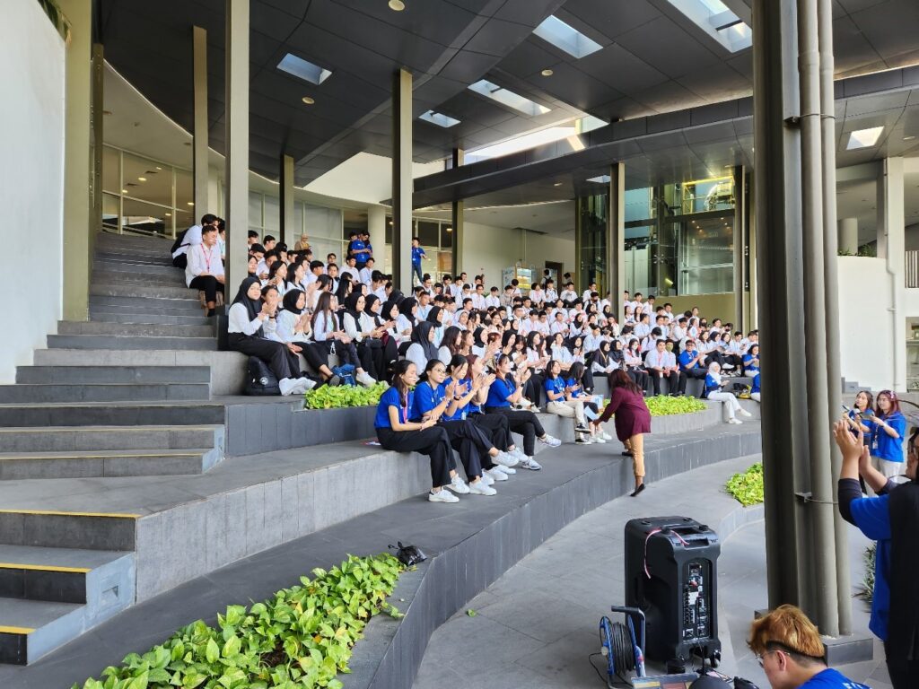 First Year Program untuk BINUSIAN 2027 - BINUS @Bekasi - Kampus Beken ...