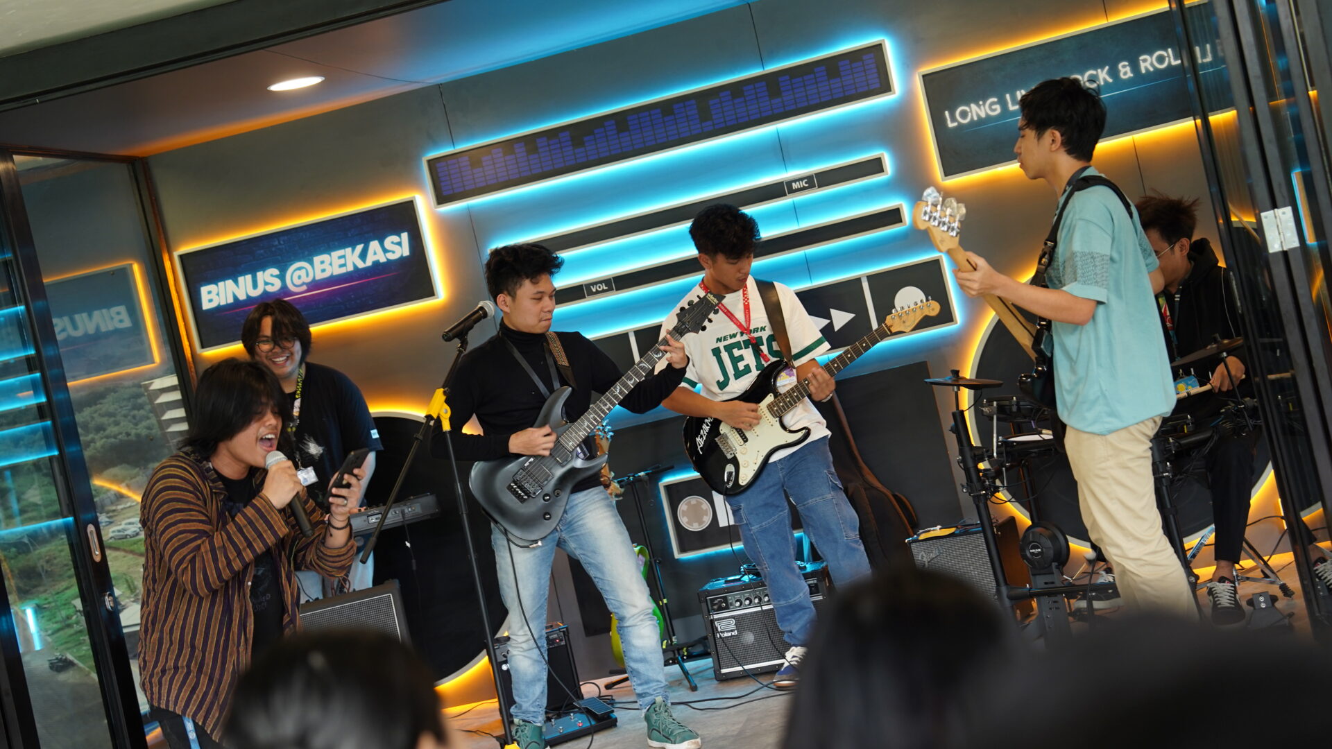 Box Band Jadi Fasilitas Baru Di Kampus Beken Dan Asyik - BINUS @Bekasi - Kampus Beken Asyik ...