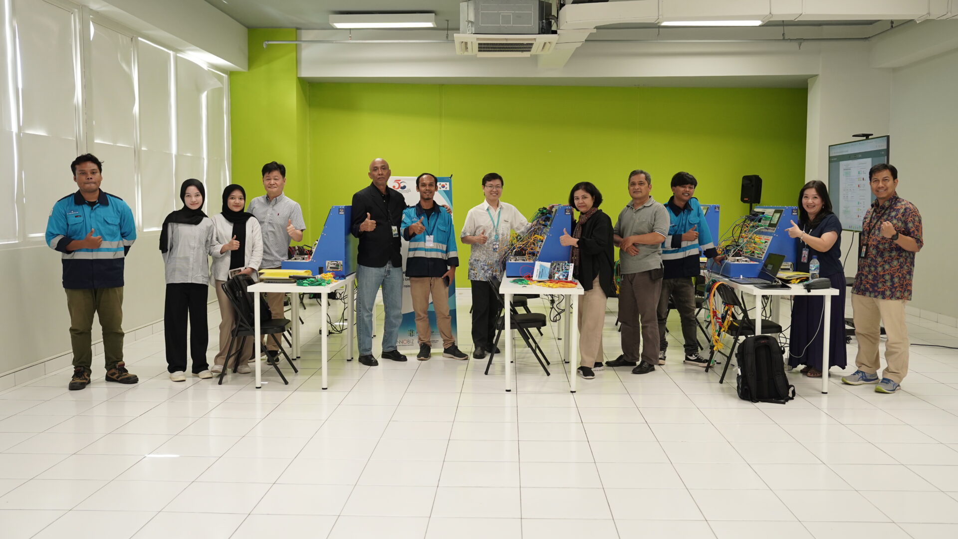 BINUS University @Bekasi Gelar Pelatihan Mesin PLC untuk Mendorong ...