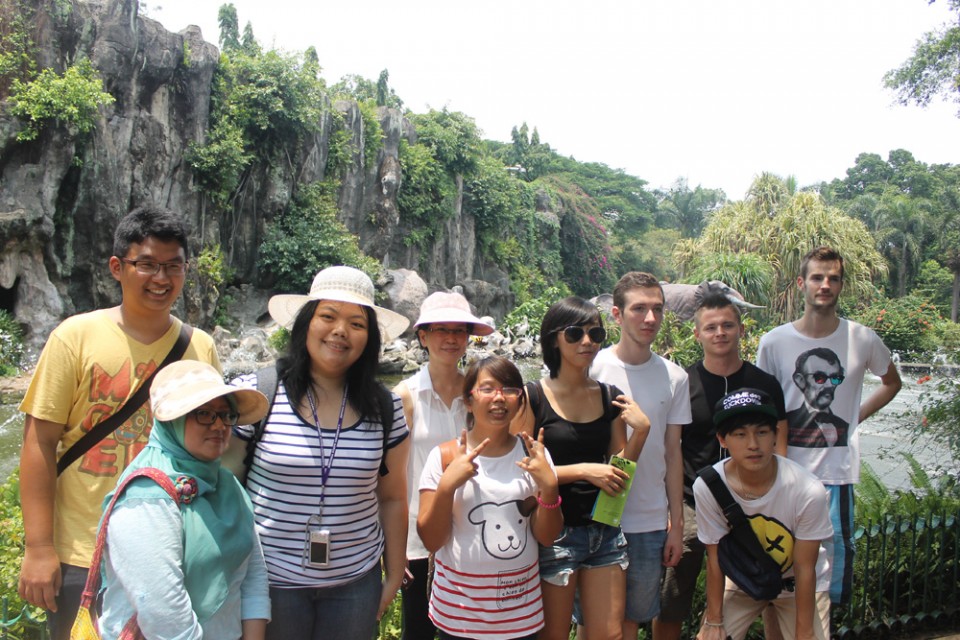 CURRENT BOARDER – Binus Square