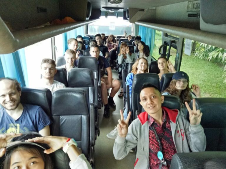 BINUS Square Goes to “Ah Poong Market” – Binus Square