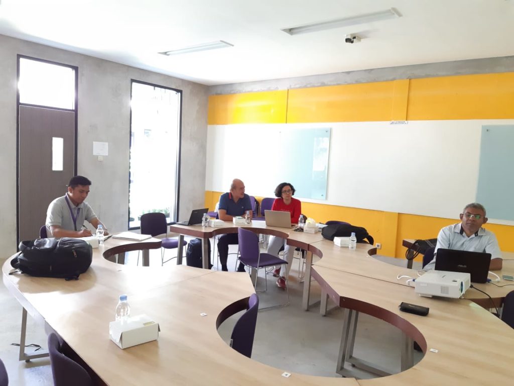 Berbagi Pengalaman dengan Para Pengajar Character Building Binus Malang ...