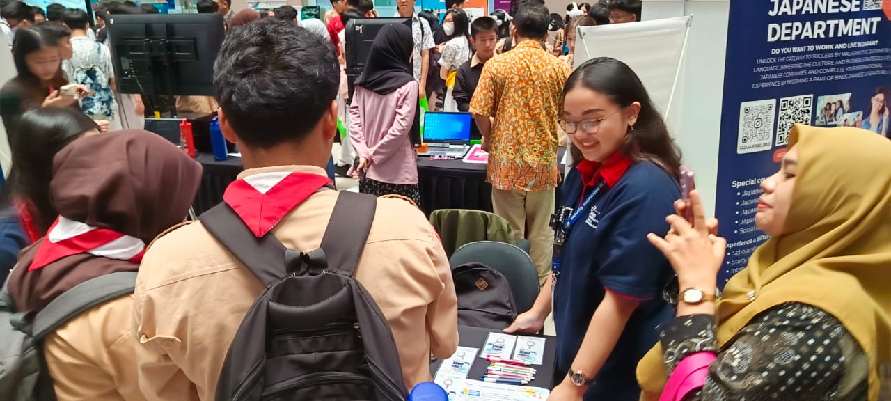 Knowledge Management & Innovation Ikut Memeriahkan kegiatan TechDay 2024 – BINUS University