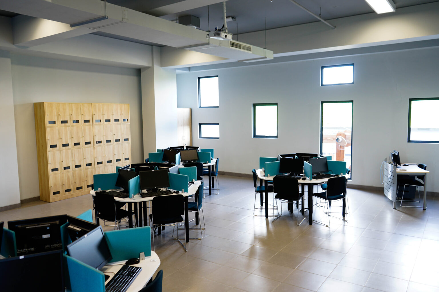 Lab Komputer – BINUS Communication