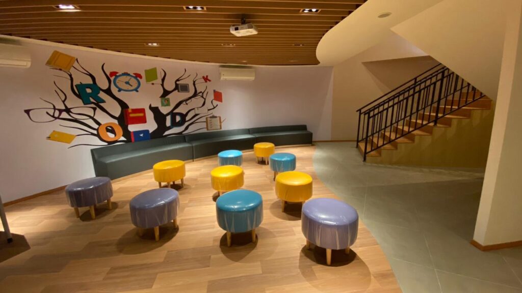 Library & Knowledge Center Lounge – BINUS DIGITAL BUSINESS