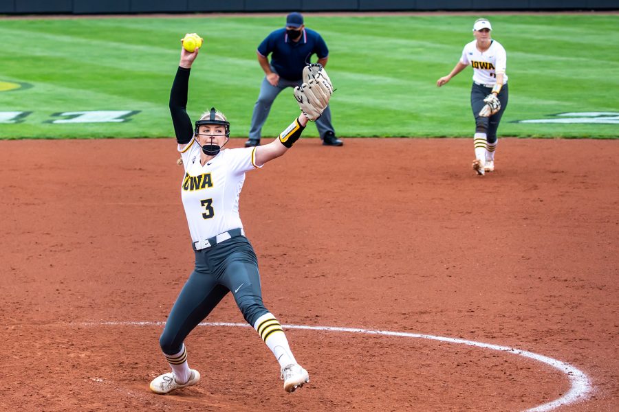 Mau Jadi Pemain Softball Profesional? Pahami Informasi Dasar Ini ...
