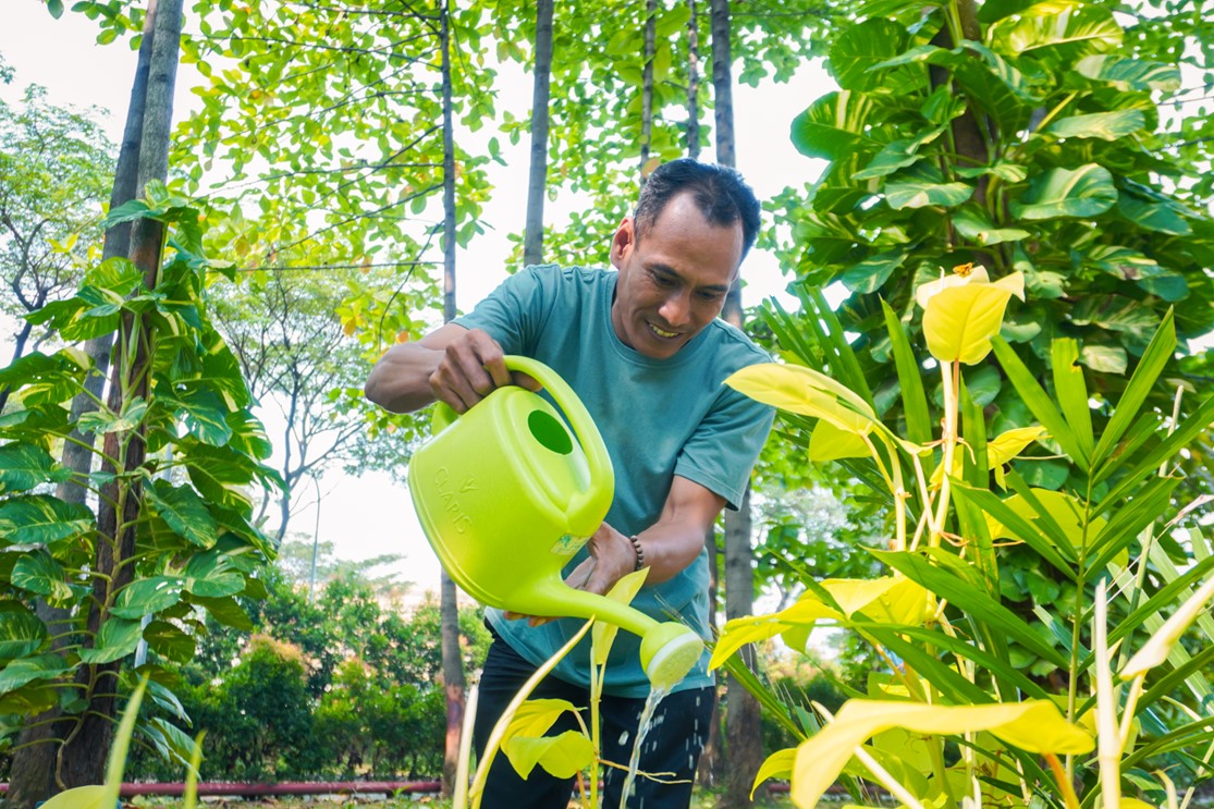 Inisiatif Eco-Enzim BINUS University: Mengelola Limbah Organik secara ...